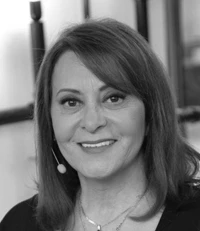 من هي رندة كعدي؟ - السيرة الذاتية